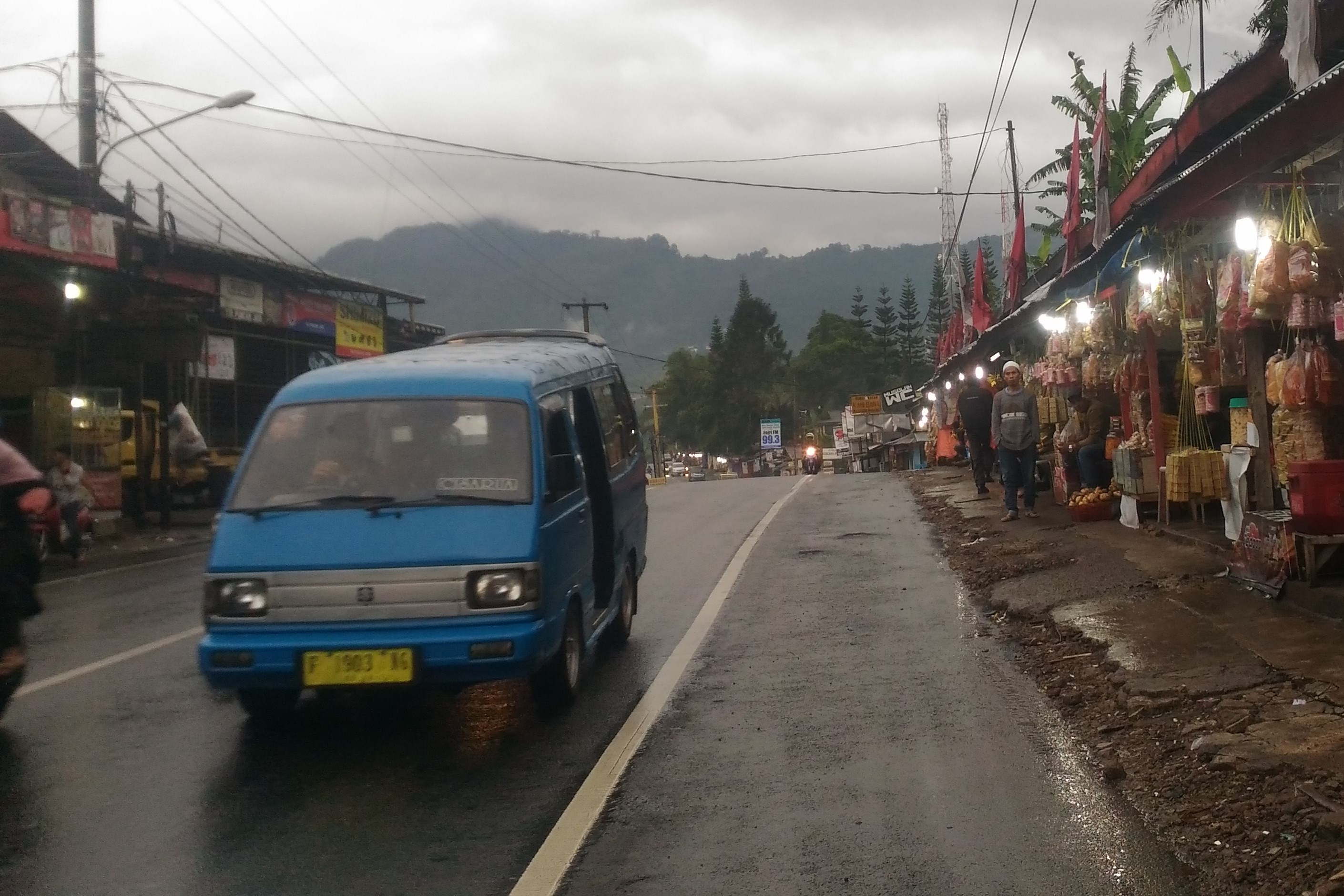 Jalur Puncak Bogor Dibuka Lagi Usai Longsor